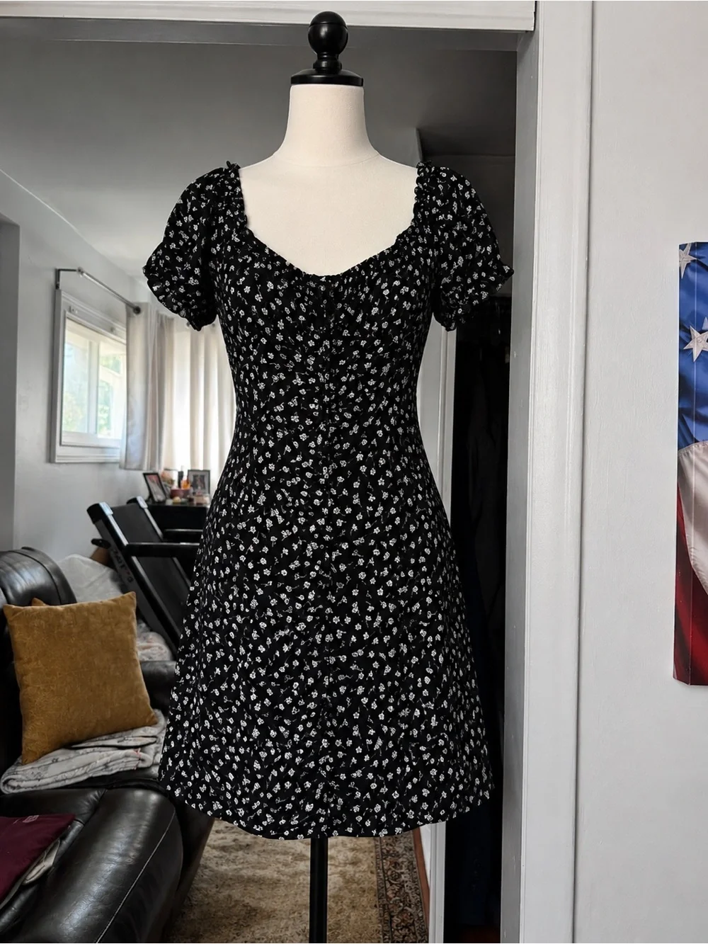 City Chic | Dresses | City Chic Plus Xsmall 4 Black Floral Puffsleeve ...